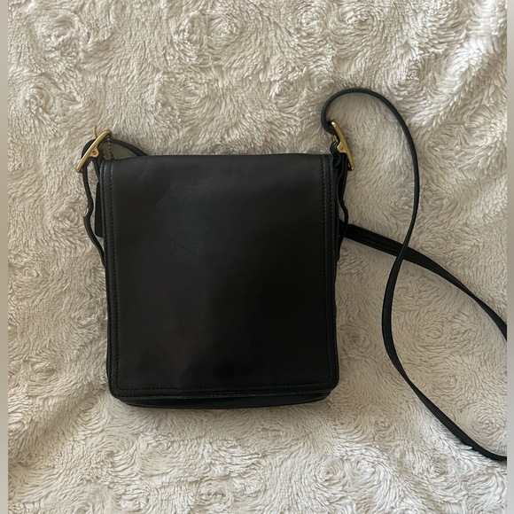 Coach | Bags | Vintage Womens Coach Legacy 982 Black Leather Flap ...